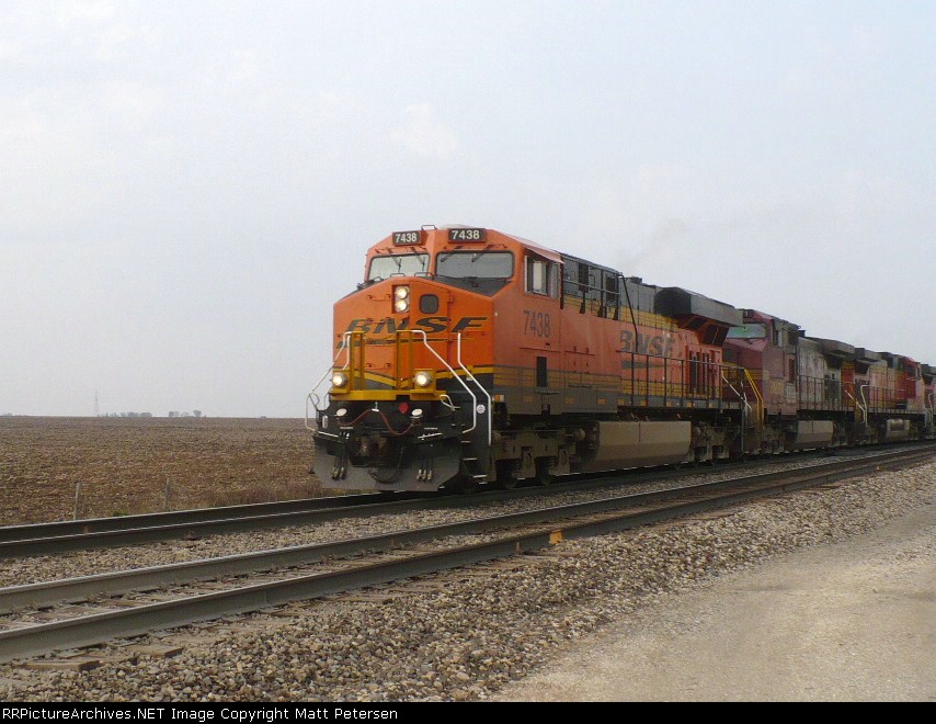 BNSF 7438